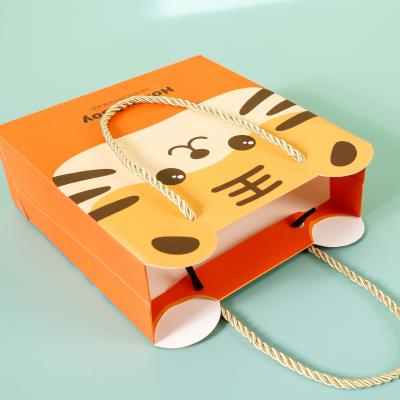 Cina Tasse regalo riciclate di carta kraft marrone personalizzate per negozi al dettaglio in vendita