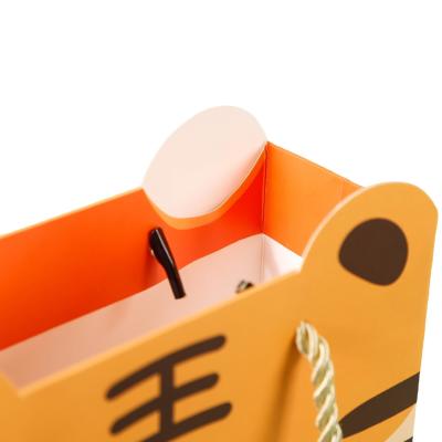Cina Tasse regalo riciclate di carta kraft marrone personalizzate per negozi al dettaglio in vendita