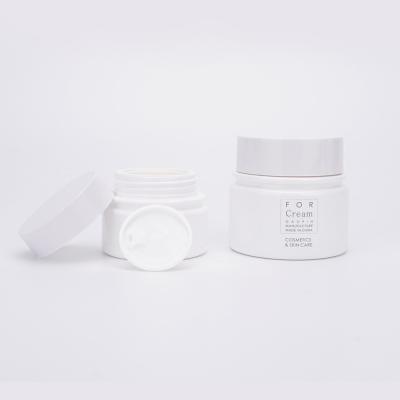Cina Bottiglie di plastica cosmetiche multifunzionali con la metallina della pompa/il rivestimento brillante in vendita