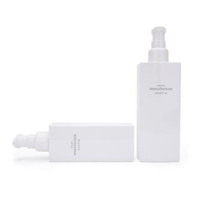 Cina Bottiglia facciale della lozione della plastica di cura di pelle del contenitore del quadrato bianco 100ml 120ml 150ml 200ml in vendita