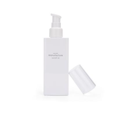 Cina Bottiglia facciale della lozione della plastica di cura di pelle del contenitore del quadrato bianco 100ml 120ml 150ml 200ml in vendita