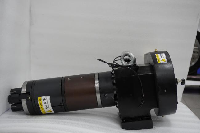 Four-Jaw Double-Action Pneumatic Precision Rotary Feeding Chuck R125s For Metal Processing For Industrial Machinery Laser Cutting Chuck With Wide Clamping Range