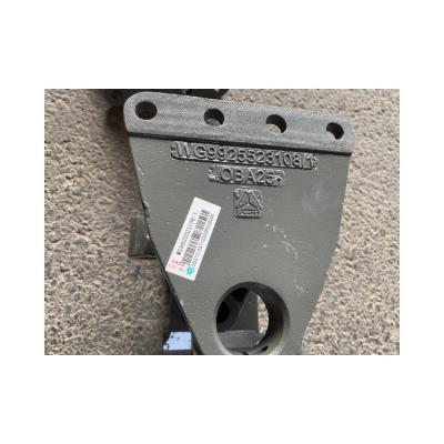 Cina Highly Front Bracket for AZ1664430043 SINOTRUK HOWO A7 TRUCK TRAILER SUSPENSION PARTS in vendita