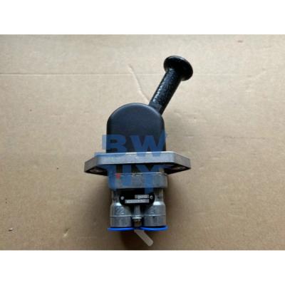 Cina SINOTRUK HOWO T7H T5G Swatow Truck WG9000360522 Hand Brake Valve Iron for Replace/Repair in vendita