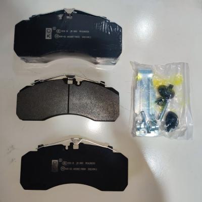 Cina 10 kg Ceramic BPW Brake Pad 29253 per Volvo e Scania Truck Essential in vendita