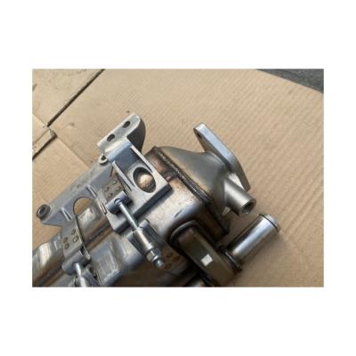 Cina FM13 Camion pesante Parti originali di motore diesel C1207010-E4600 raffreddatore meccanico in vendita