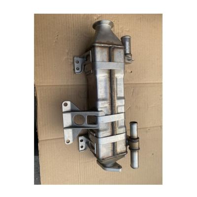 Cina FM13 Camion pesante Parti originali di motore diesel C1207010-E4600 raffreddatore meccanico in vendita