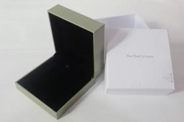 Quality SGS Hard Gift Boxes Samll Cardboard Jewelry Gift Boxes 8X8X3cm for sale