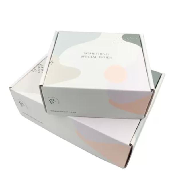 Quality Recyclable Cardboard Packaging Boxes Matt Lamination Corrugated Mailing Box White for sale