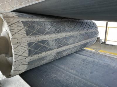 China Prevent conveyor belt from slipping head pulley rubber removable slide lagging for sale