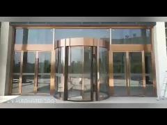 Porta giratória automática sem esforço e elegante para edifícios comerciais movimentados
