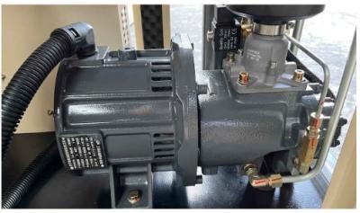 Cina Doppio compressore d'aria rotativo portatile a vite singolo tipo a connessione diretta 8Bar in vendita