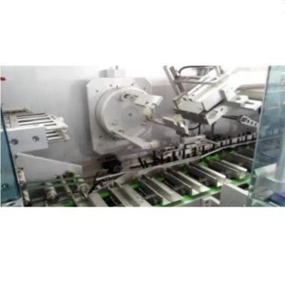 Cina Macchina di cartonatura continua di alta qualità full-auto per tubi/bottiglie/bollicine/penne/lipstick Prodotto Macchina di cartonatura ad alta velocità con dispositivo di selezione dei prodotti di tipo bastone e colla calda in vendita