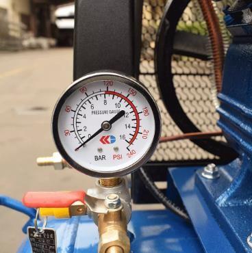 China 2.5HP Reciprocating Piston Compressor V Belt V8 Single Phase for sale
