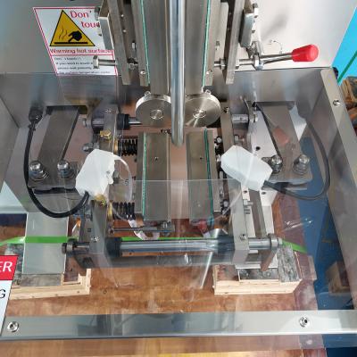 China Pasta automática do caril do molho da ketchup do selo da suficiência do formulário da máquina de embalagem de VFFS à venda