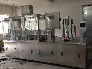 Semi Gable Top Packaging Machine Carton automatica che riempie la cima del tetto del DH 1200