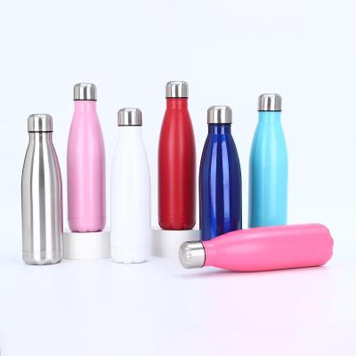 China 17oz Edelstahl Wasserflaschen Vakuum Isolierte Wasserflaschen Doppelwand Pulver beschichtet Wiederverwendbares Metall Sport Wasserflaschen halten Getränke heiß und kalt Himmel hellblau zu verkaufen