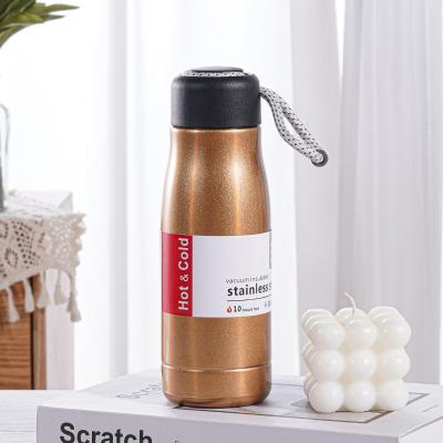 China 隔熱水瓶 20オンス トリプルウォール,BPAフリー,漏れ防止ステンレスステール 熱冷飲料用 復用水瓶 仕事,スポーツ,旅行,学校用 小型,黒 for sale