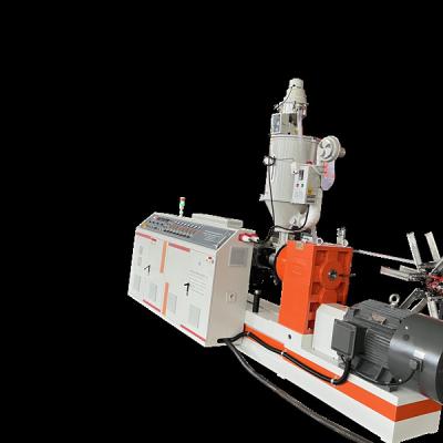 Cina Linea di estrusione tubi in PE completamente automatica con controllore di temperatura OMRON e vasca sottovuoto in SUS304 lunga 9 metri in vendita
