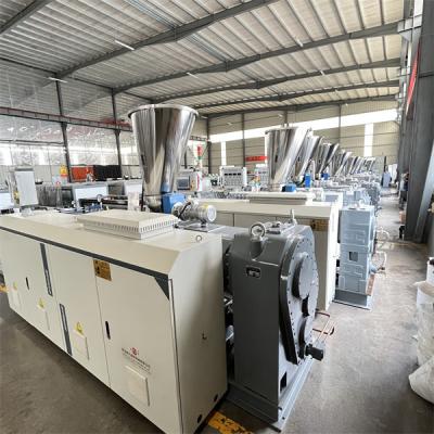 Cina Progettazione linea tubi PE coestrusione ABA a tre strati con vasca a vuoto lunga 9 metri e materiale SUS304 in vendita