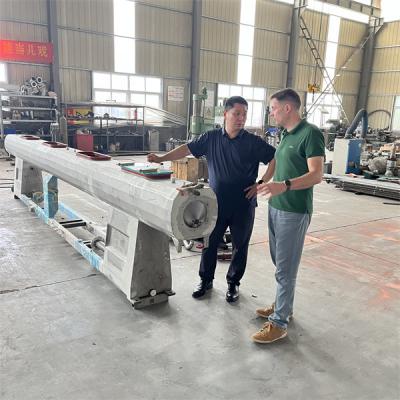 Cina Linea di estrusione per tubi corrugati in HDPE PP LDPE con garanzia di 1 anno e velocità di linea 0,6-3 m/min in vendita