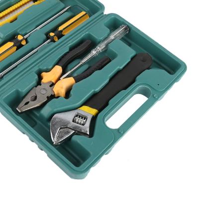 Cina 8 Piece Tool Set General Household Hand Tool Kit with Plastic Toolbox Storage Case in vendita