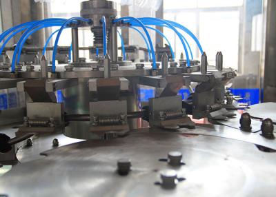 中国 3つ1つの2000bph 2000mlのに付き充填機を水差し 販売のため