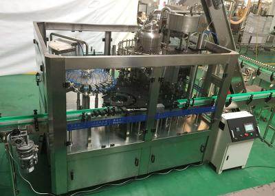 Cina 415V Juice Bottle Filling Machine 5000-6000bph per il succo di frutta in vendita