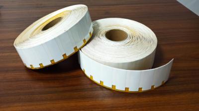 Cina RFID passivo stampabile flessibile sulla carta di superficie dell'ANIMALE DOMESTICO di frequenza ultraelevata dell'etichetta OMT008 del metallo in vendita