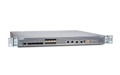2x100GB QSFP28 Gigabit Ethernet Juniper Router Chasis MX204-HW-BASE, que también incluye un sistema de transmisión por cable de 2 GB