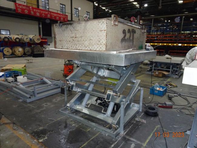 2ton Hydraulic Electric Stationary Scissor Lift Table High Lift Table with Bellow
