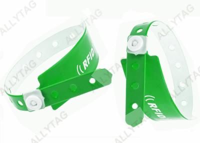 China Material de revestimiento disponible modificado para requisitos particulares del PVC de la pulsera RFID de la frecuencia ultraelevada para el trazo del hospital en venta
