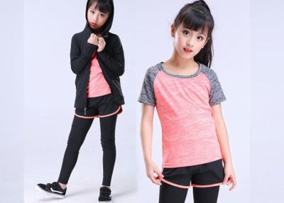 Cina BSCI comodo ha certificato le ragazze rosa bruscamente collega l'abbigliamento con un manicotto di allenamento dei bambini delle magliette in vendita