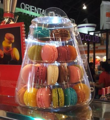 Cina Espositore per matrimoni Macaron in plastica bianca da 1 mm a 6 livelli in vendita