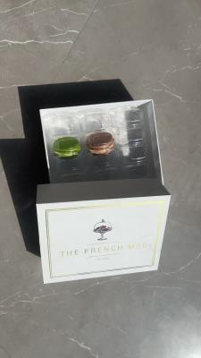 China Envasado en una caja de regalo de 12 macarrones Envasado en cartón de botica Envasado de postre personalizado en venta