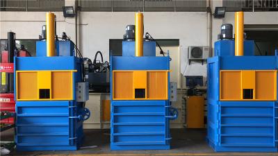 China Resíduos de plástico em flocos Compressor de compressão hidráulico à venda