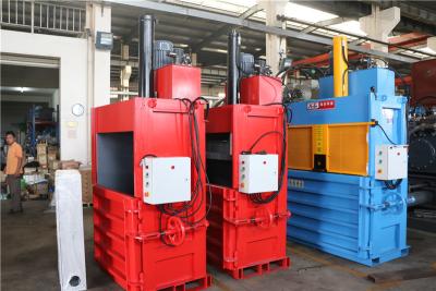 China Resíduos de plástico em flocos Compressor de compressão hidráulico à venda