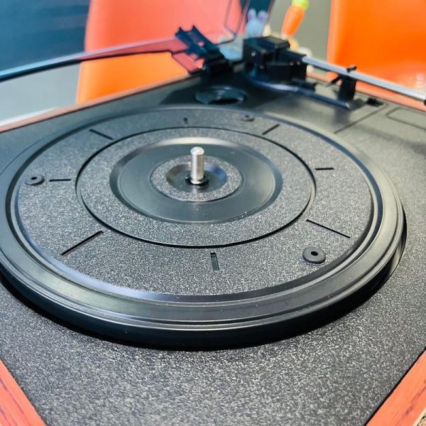 Quality Vintage Record Player With Built In Speakers , 3 Speed Turntable With Speakers for sale