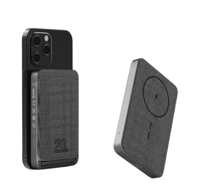 China Magnetic Power Bank With Stand , 10000mAh High Capacity Charger For Smartphones for sale