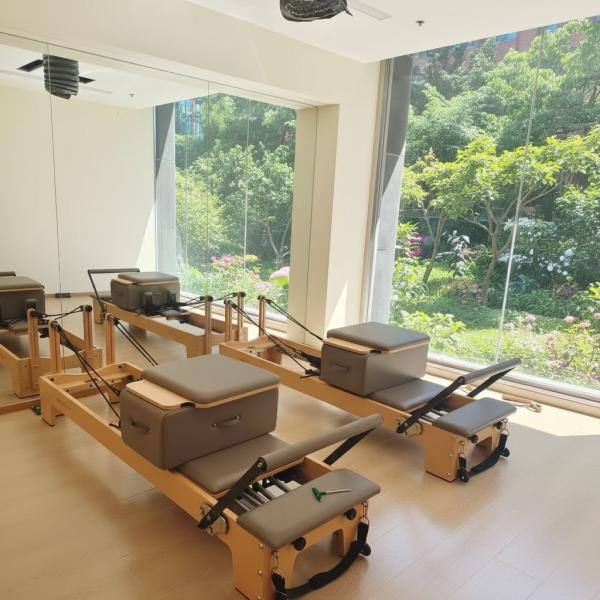 Quality OEM Jaalee Gym Standard High End Wood Reformer For Home Commercial for sale