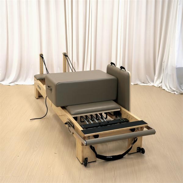 Quality Durable Maple Wood Pilates Reformer with Custom Logo for Pilates Studio and Yoga Training for sale