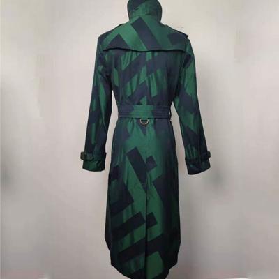 China Jacquardwebstuhl-Damen-Mode-Abnutzung, Rote/Grün doppelte Breasted-Jacke zu verkaufen