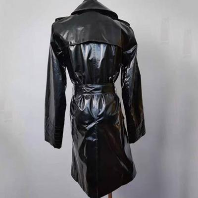 中国 ダブルの女性方法摩耗、反射長いベルトを付けられたトレンチ コート 販売のため
