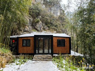 China 20ft Foldable Container House with Hot Dip Galvanized Frame Thermal Break Aluminum Windows and Dry Wet Separated Bathroom for sale