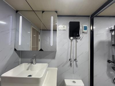 China Foldable 20ft Container Featuring Bathroom Wet-Dry Separation and Thermal-break Aluminum Window for Space Utilization for sale