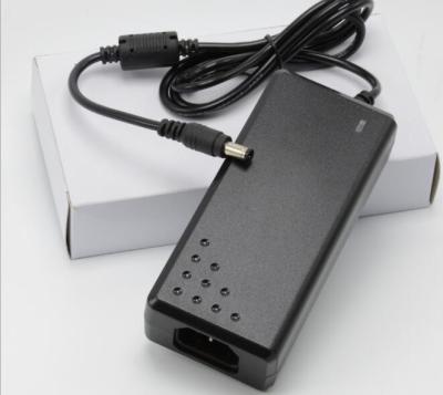 Cina le alimentazioni elettriche del CCTV di 12V 5A, CC di CA hanno condotto il caricatore dell'alimentazione elettrica un trasformatore da 60 watt in vendita