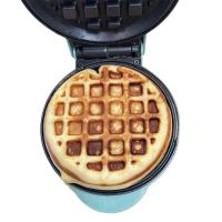 China Electric Mini Waffle Maker 550W Non-Stick Plates Personal Breakfast Waffle Maker 120V for sale