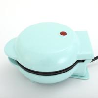 China Electric Mini Waffle Maker 550W Non-Stick Plates Personal Breakfast Waffle Maker 120V for sale