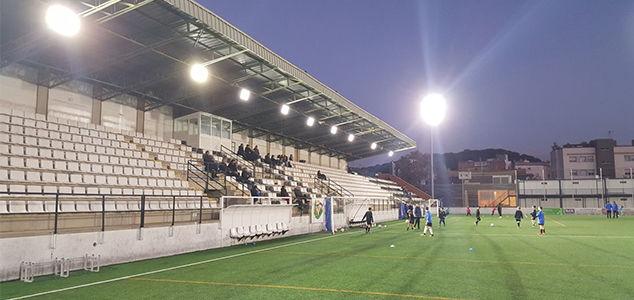 AC100-240Vのクリー族の穂軸LED DownLightは白く黒いハウジングDimmable 12を丸型