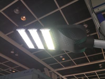 China Os lúmens altos Output a eficiência da iluminação de rua 130 lm/W do diodo emissor de luz sobre o tempo 50 000hrs à venda